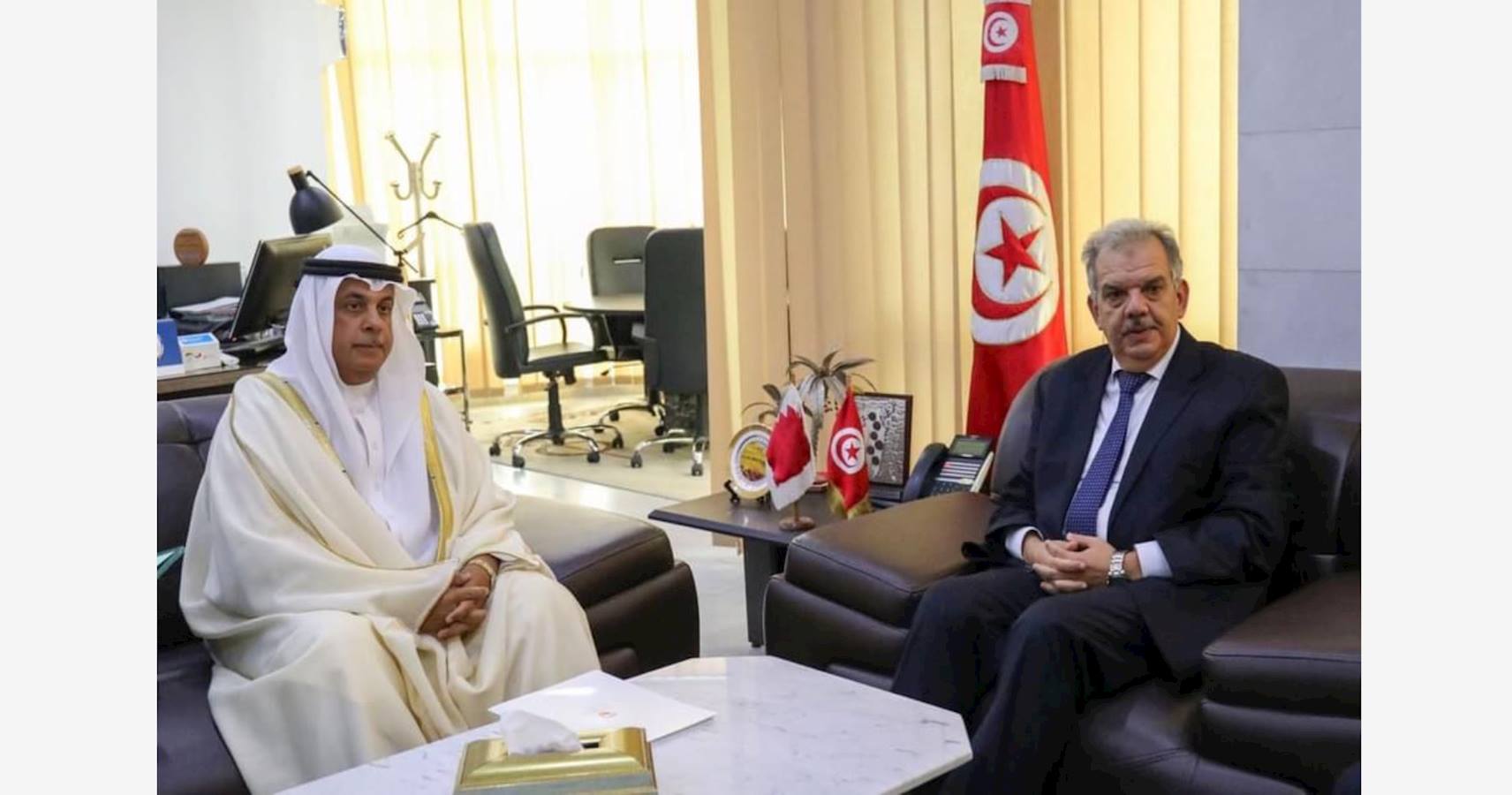 The Minister of Youth and Sports of Tunisia receives the Ambassador of ...