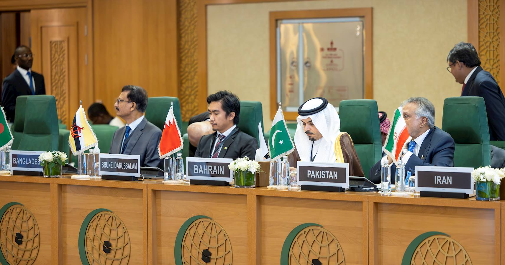 Ambassador to Saudi Arabia leads Bahrain’s delegation at OIC session in ...