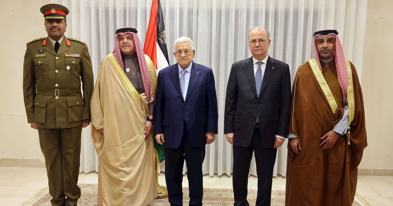 Palestinian President receives credentials of Bahrain’s Ambassador