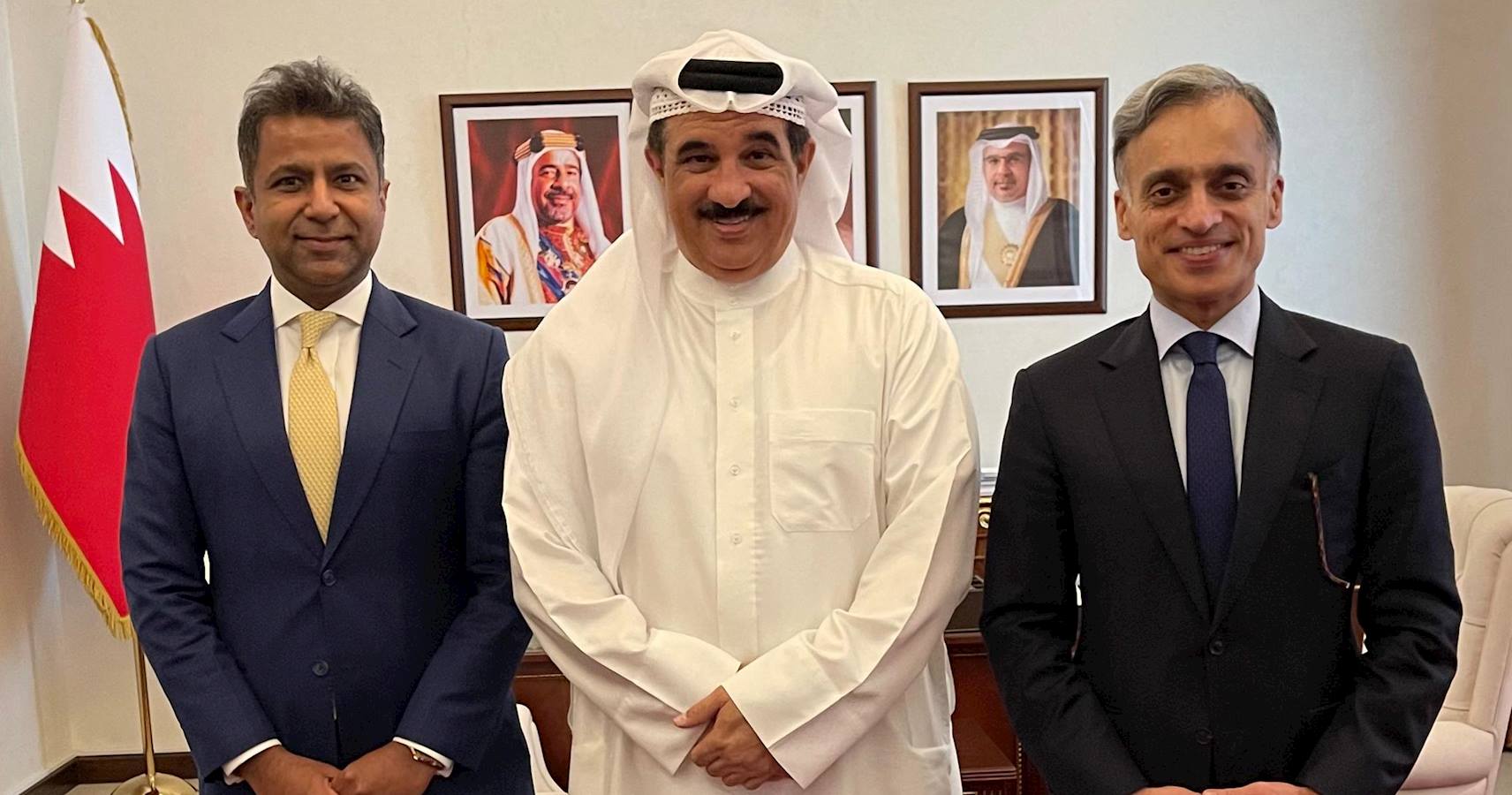 Bahrain’s Ambassador in Abu Dhabi receives the delegation of the National Bank of Bahrain in UAE